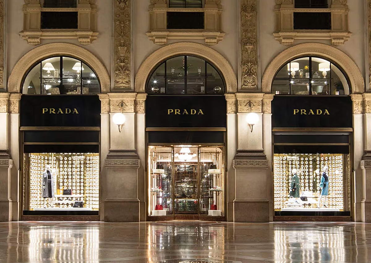 PRADA – VINTAGE QUEEN